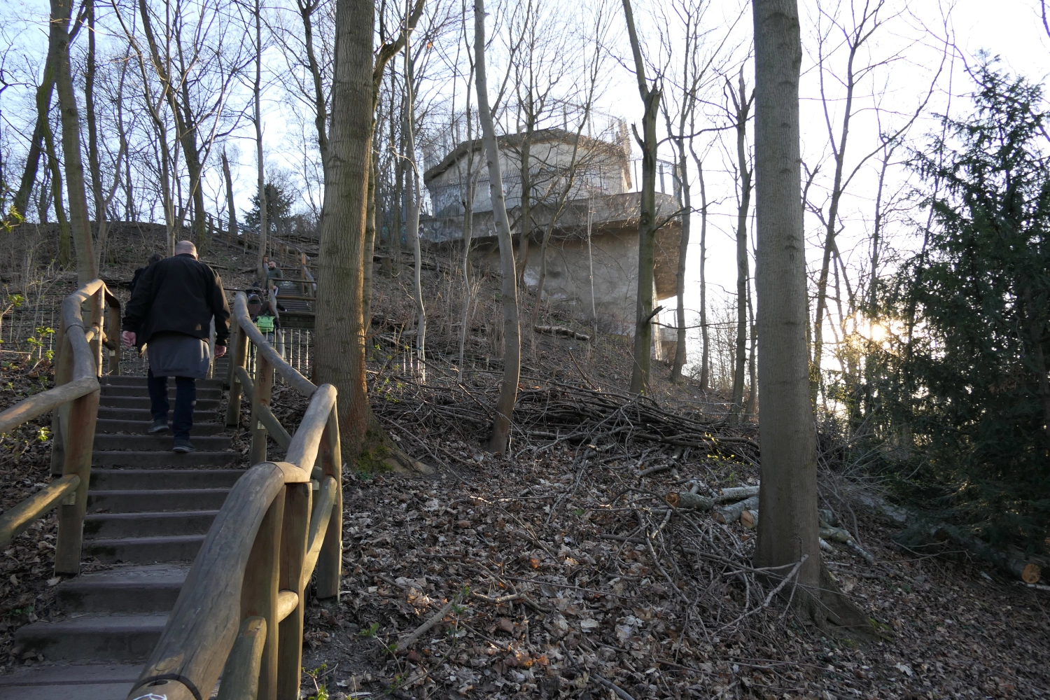 FLAKTURM III HUMBOLDTHAIN – La Souris de Bunker